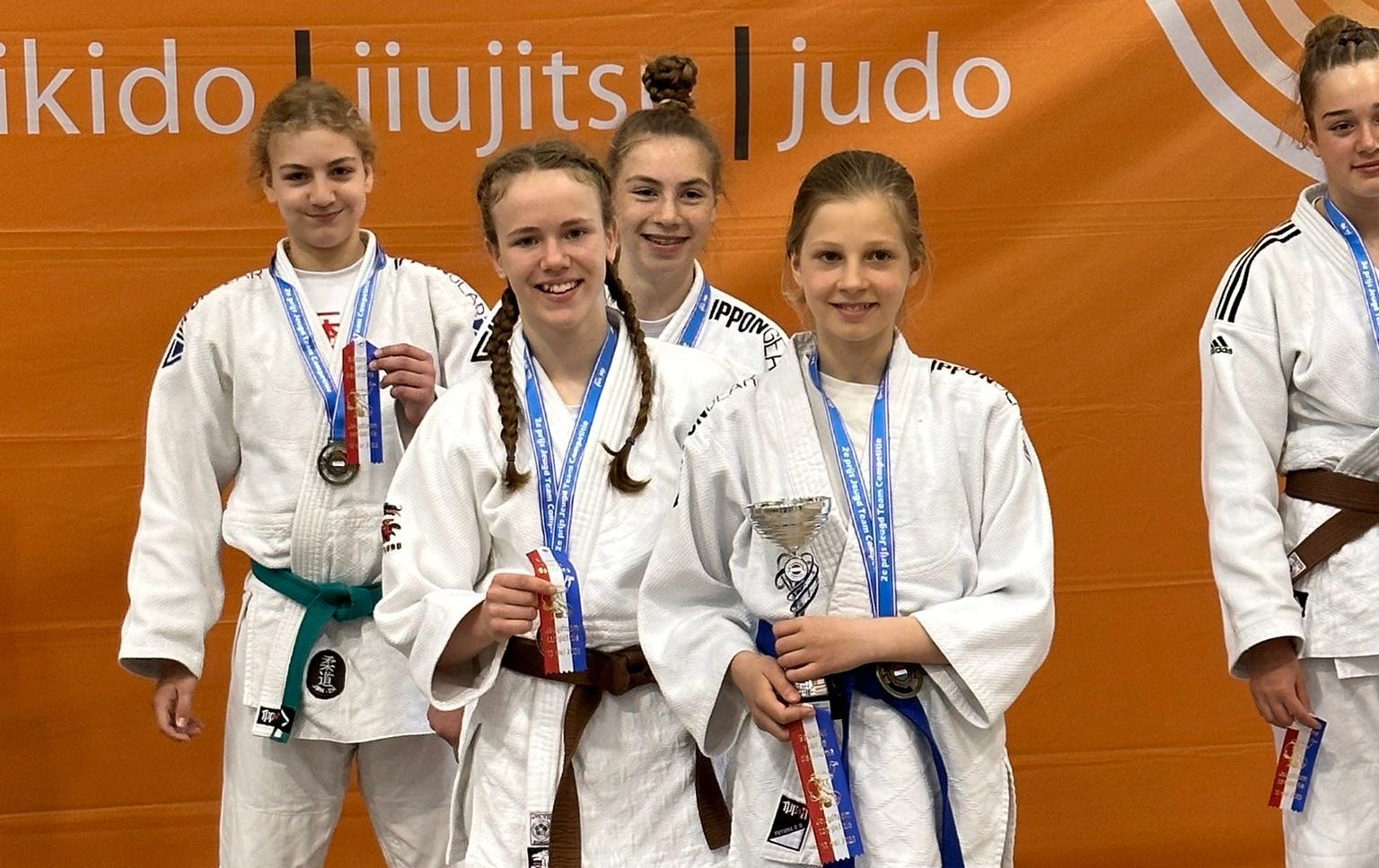 Meidenteam -15 op weg naar NK - De Korte Sport- en Gezondheidsinstituut